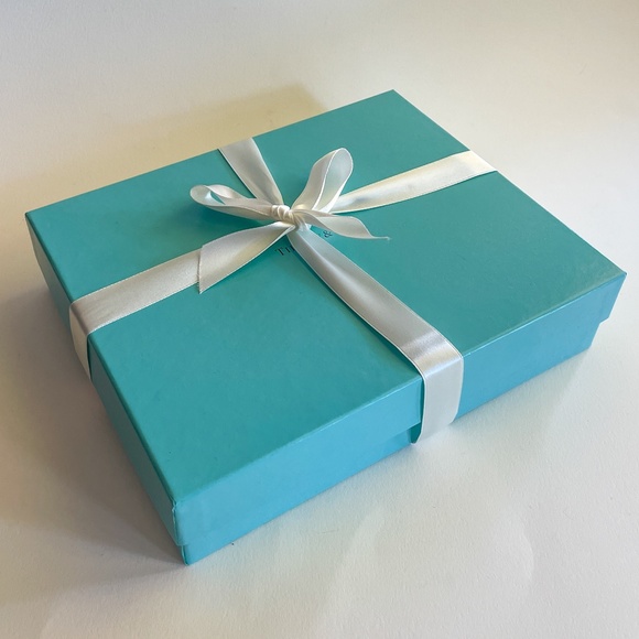 Tiffany & Co. | Other | Iconic Blue Tiffanys Empty Box Perfect For ...